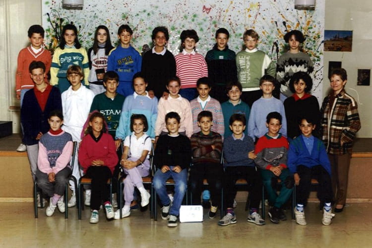 Photo de classe 5e5 de 1988, Collège Jules Verne - Copains d'avant