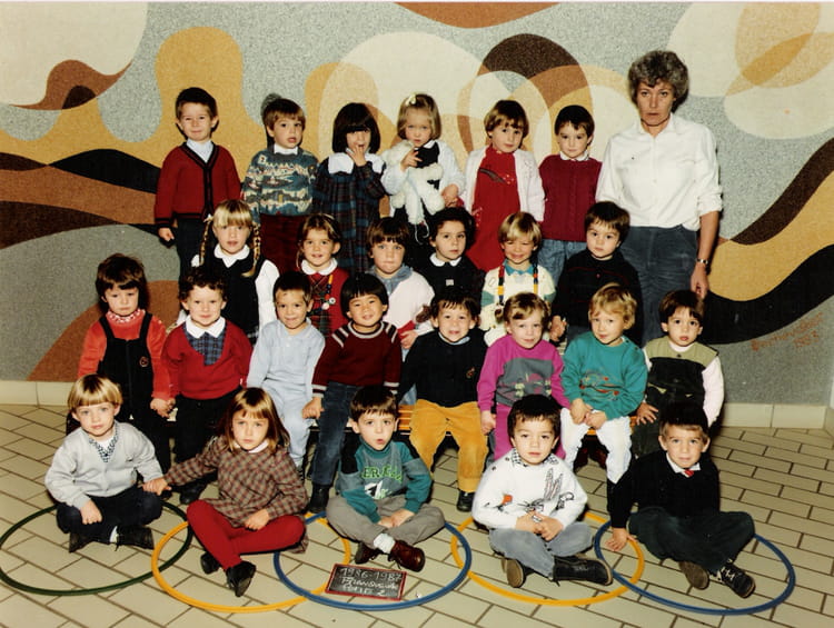 Photo de classe 1iere année maternelle de 1986, Ecole Louis Lemonnier ...
