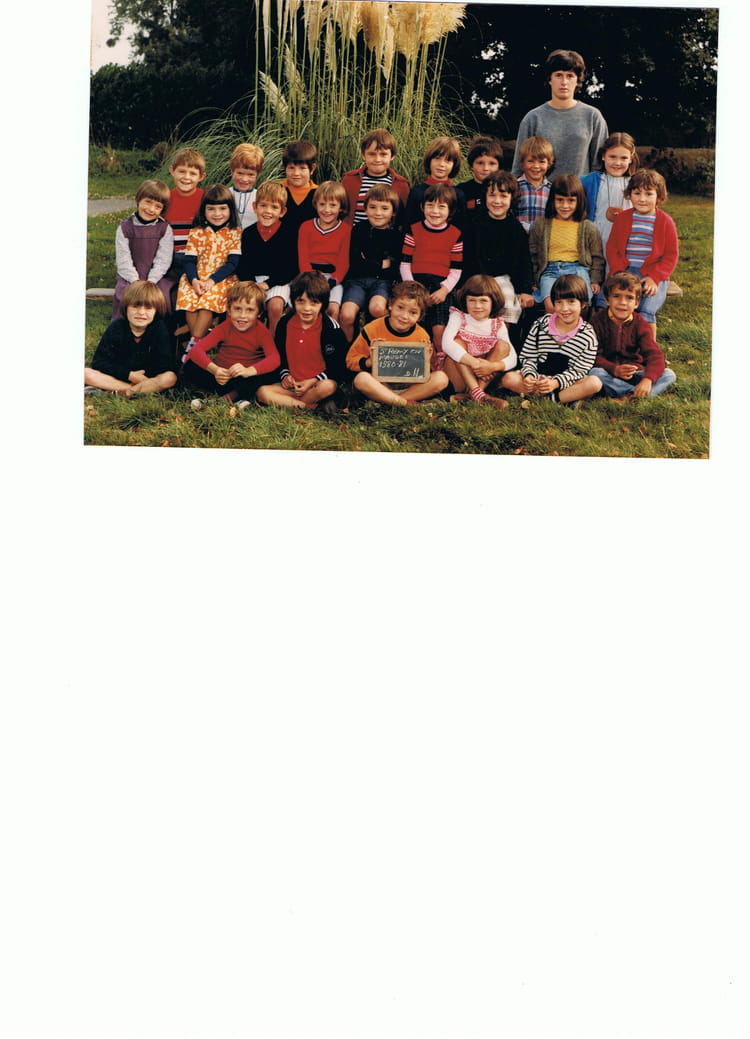 Photo de classe Gs 1980-1981 de 1980, Ecole Saint Joseph (Saint Remy En ...