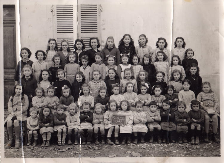 Photo de classe Ecole privée d'Apprieu de 1949, Ecole Saint Pierre ... Photo de classe Ecole privée d'Apprieu de 1949, Ecole Saint Pierre ...