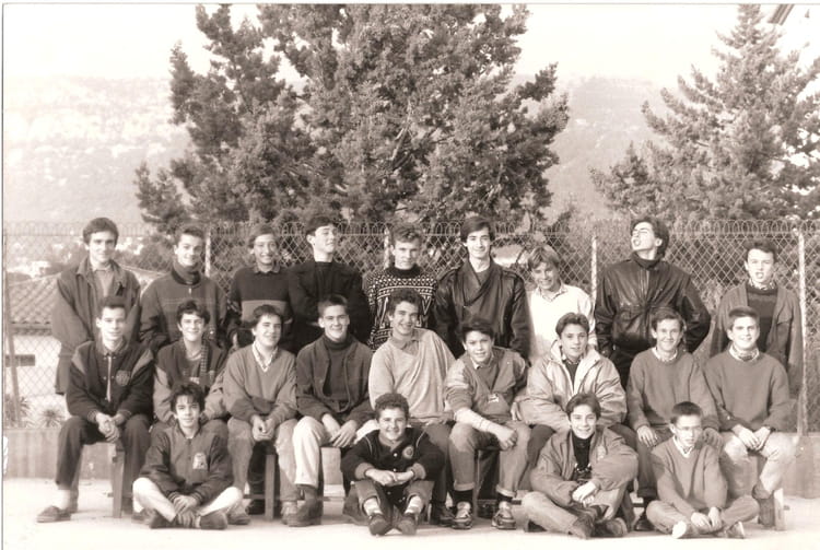 Photo de classe 3ème ??? de 1988, Collège Bon Accueil - Copains d'avant