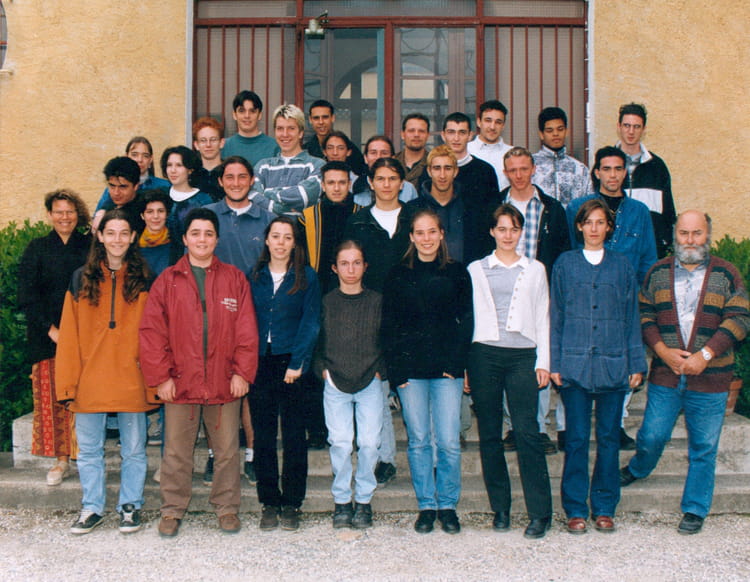 Photo de classe Terminale S2 de 1997, Lycée Pierre Du Terrail - Copains d'avant