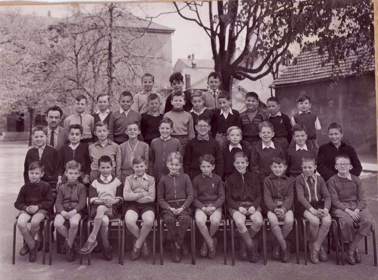 Photo de classe 8ème de 1954, PETIT LYCEE - Copains d'avant