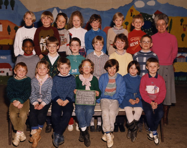 Photo de classe CM1 de 1986, Ecole Louis Lemonnier (Franqueville Saint ...