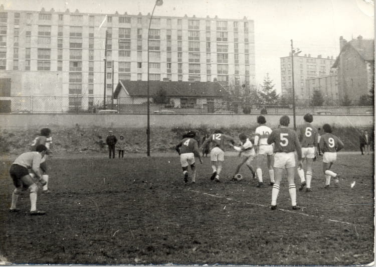 Photo de classe Pascal Grange et la defense du TAC de 1972, FOOTBALL ...