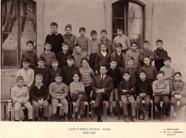Photo de classe 6ième classique de 1963, Collège Frédéric Mistral ...