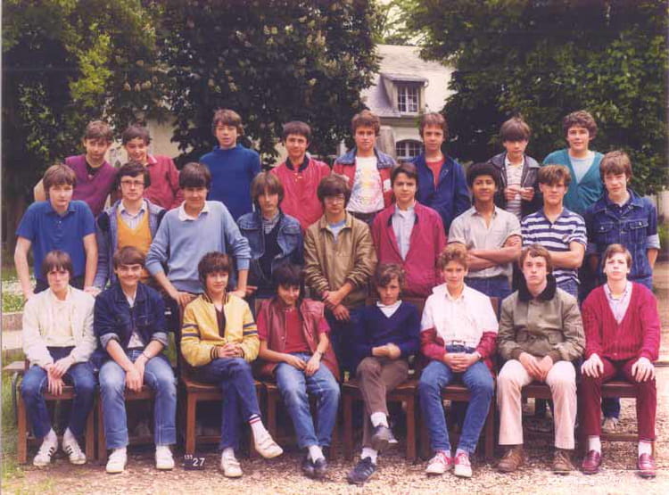 Photo de classe 4ème3 de 1981, Collège De Juilly - Copains d'avant