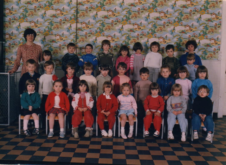 Photo de classe Enfantine 2 (86-87) de 1987, Ecole Saint Joseph (Aniche ...