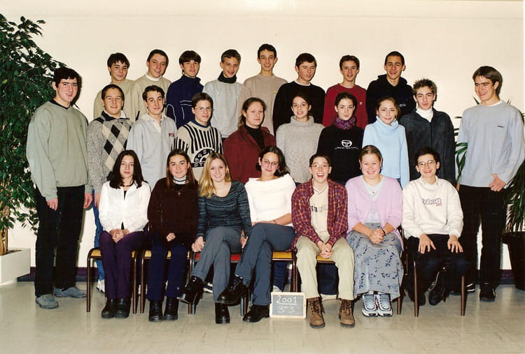 Photo de classe 3°3 de 2000, Collège Saint-simon - Copains d'avant