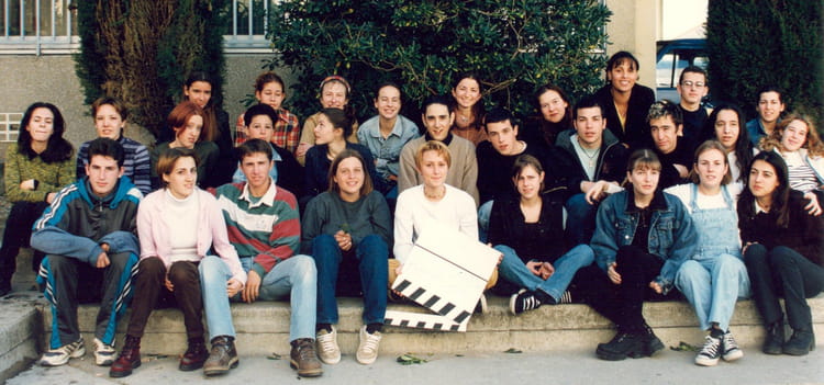 Photo de classe Tle L3 de 1997, Lycée Louis Feuillade - Copains d'avant