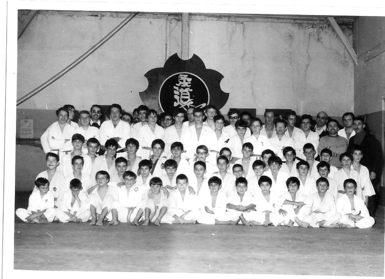 Photo de classe Groupe competition un certain samedi de 1969, Ujb ...