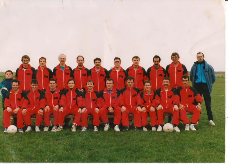 Photo de classe Pechiney football club de 1994, Chalenge De L'amitie ...