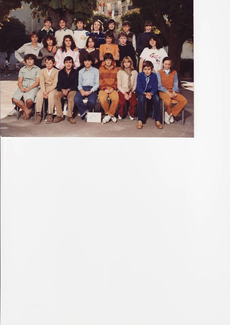 Photo de classe 4°5 de 1981, Collège Antoine Risso - Copains d'avant