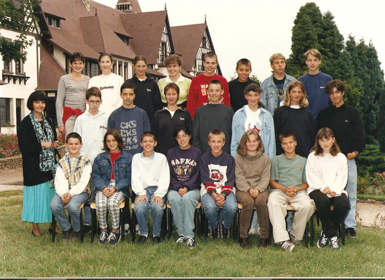 Photo de classe 4 eme de 1998, Collège Saint-adjutor - Copains d'avant