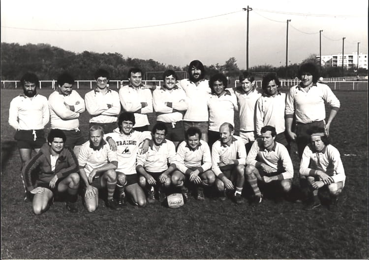 Photo de classe Equipe réserve de 1975, RAC RUGBY - Copains d'avant