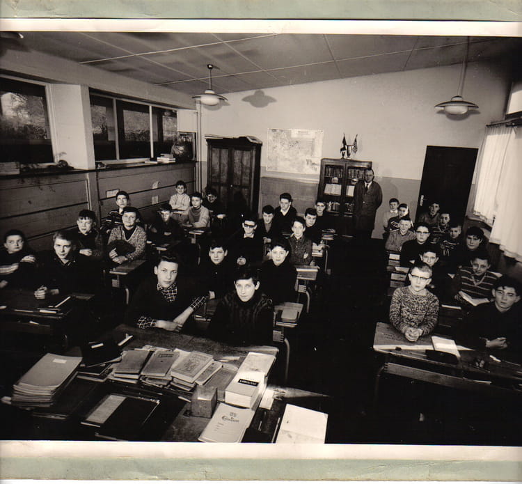 Photo de classe Fin d'études 2e année de 1965, ECOLE CENTRE PIERRE ...