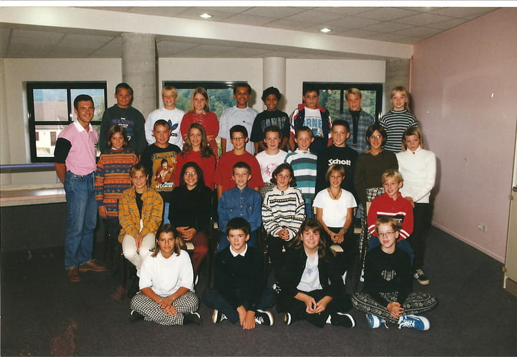 Photo de classe 6emeF de 1997, Collège Jacques-yves Cousteau - Copains ...