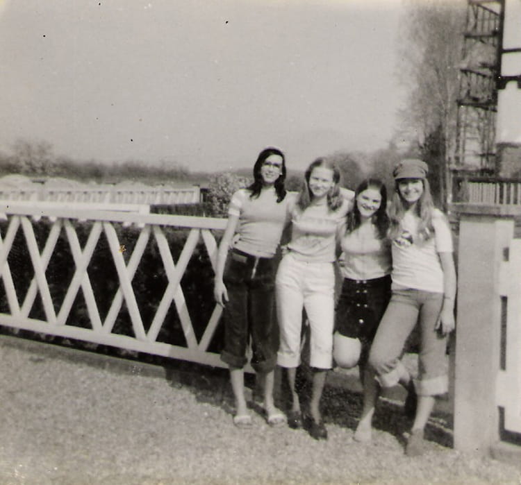 Photo de classe 2 Sonia Rose et moi de 1975, Foyer D'enfants La ...