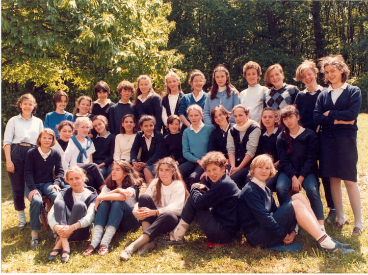 Photo de classe 84-85 : 3eme de 1984, Collège Madeleine Daniélou ...