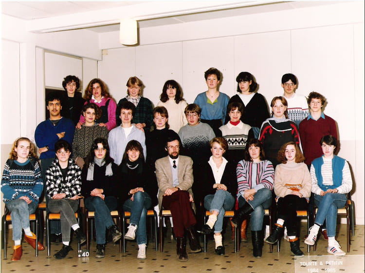 Photo de classe 1ère GE 1 de 1984, Lycée Auguste Angellier - Copains d ...