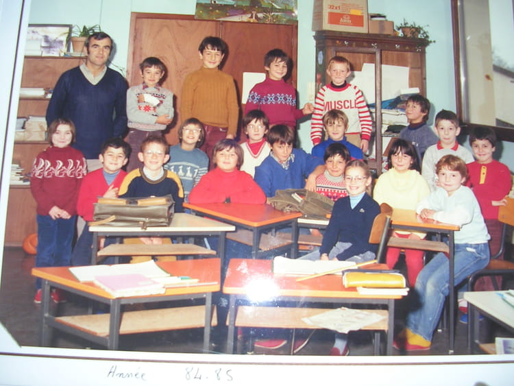Photo de classe Ce2 de 1984, Ecole Gabriel Joubert (Beaumont) - Copains ...