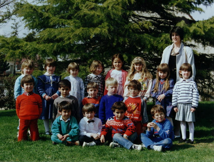 Photo de classe 1ère année de maternelle de 1985, ECOLE RONSARD ...