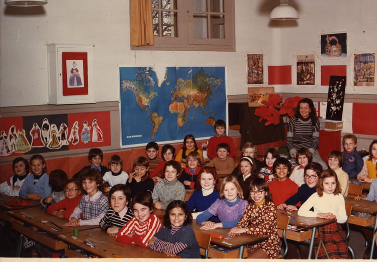 Photo de classe CM1 de 1977, ECOLE DE LA REPUBLIQUE - Copains d'avant