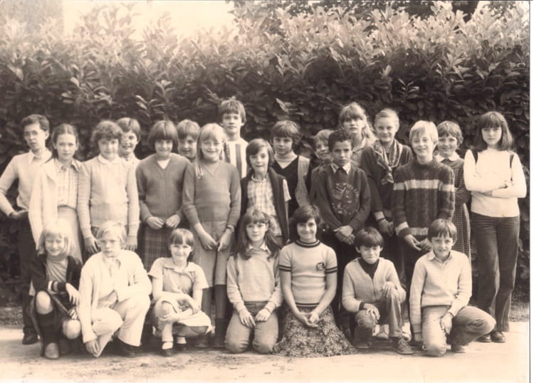 Photo de classe 6 eme3 de 1980, Collège Baudelaire - Copains d'avant