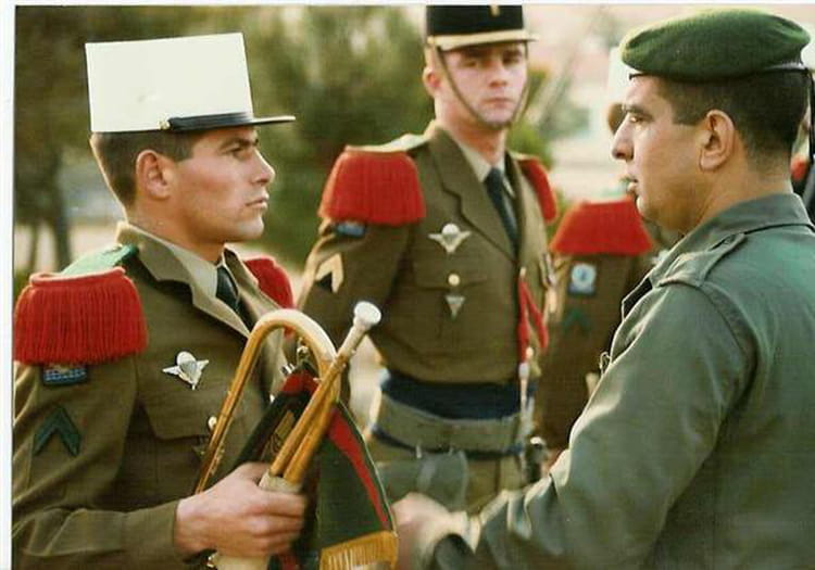 Photo de classe Le colonel Germanos et moi de 1984, 2° Rep - Copains d ...