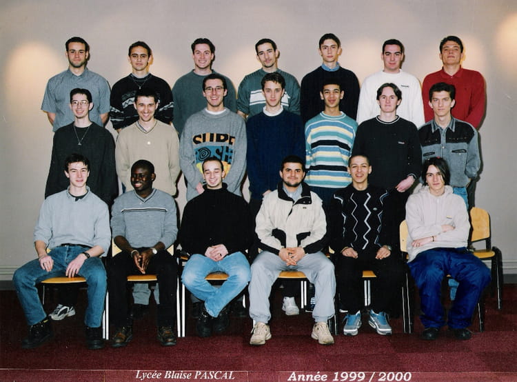 Photo de classe 1ère année BTS de 2000, Lycée Blaise Pascal - Copains d'avant