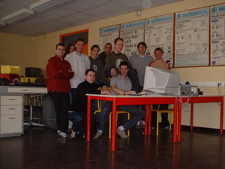 Photo de classe IUT GMP - Licence Professionnelle Ingénierie Intégrée ...