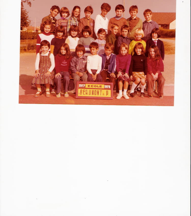 Photo de classe CM1 de 1977, Ecole Gabriel Joubert (Beaumont) - Copains ...
