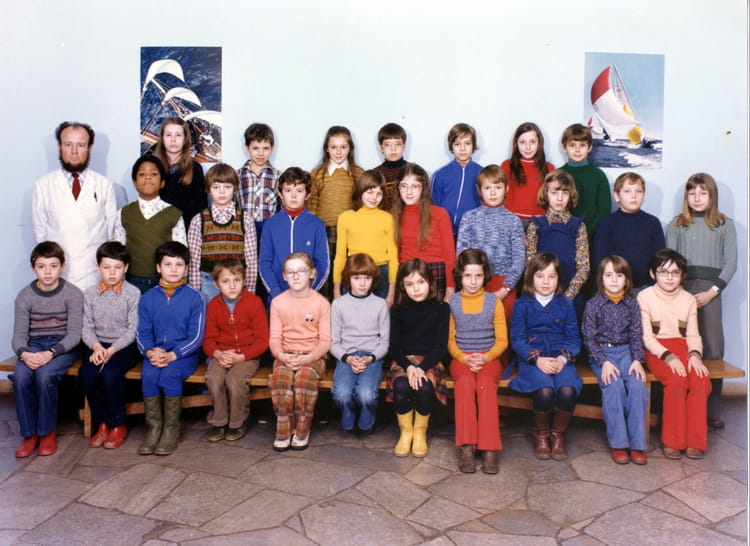 Photo de classe CM1 de 1976, école Primaire De Trèves Feyen - Copains d ...