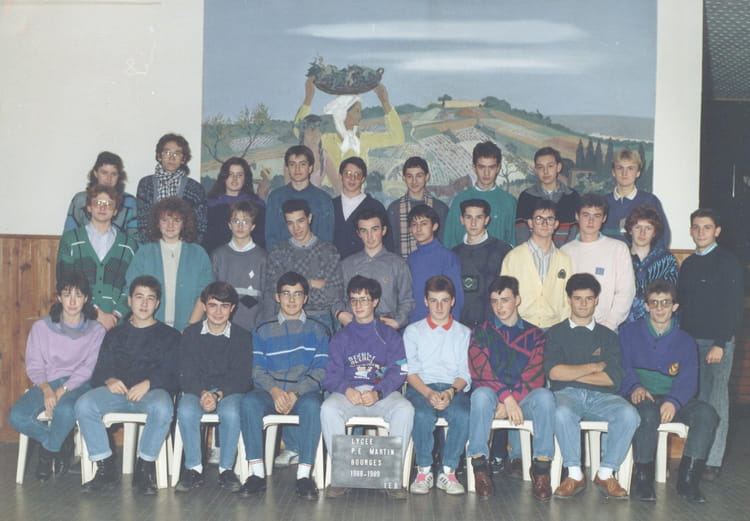 Photo de classe 1EB de 1988, Lycée Pierre-emile Martin - Copains d'avant