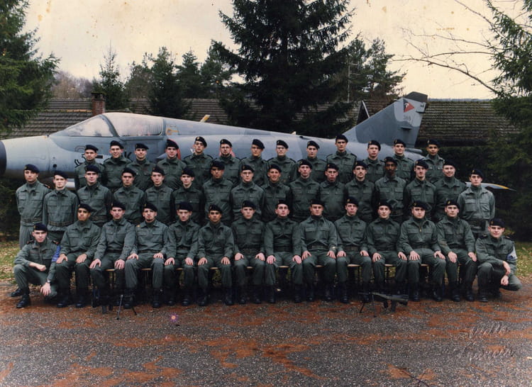Photo de classe Encadrement drachkenbraun de 1999, Ba 217 - Copains d'avant
