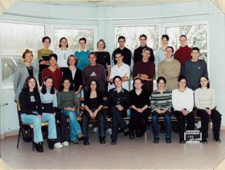 Photo de classe Terminale S2 de 2002, Lycée Saint-joseph - Copains d'avant
