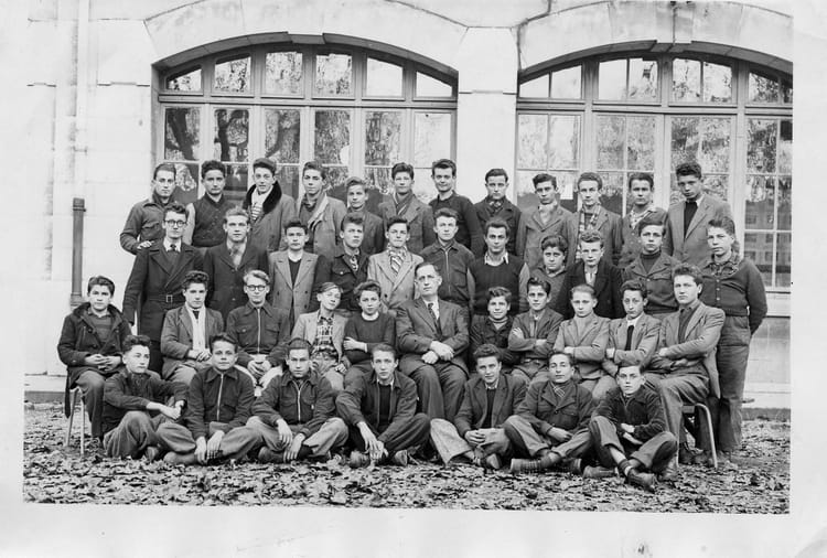 Photo de classe 3ème A (2ème année) de 1950, Lycée Professionnel Auguste Bouvet - Copains d'avant