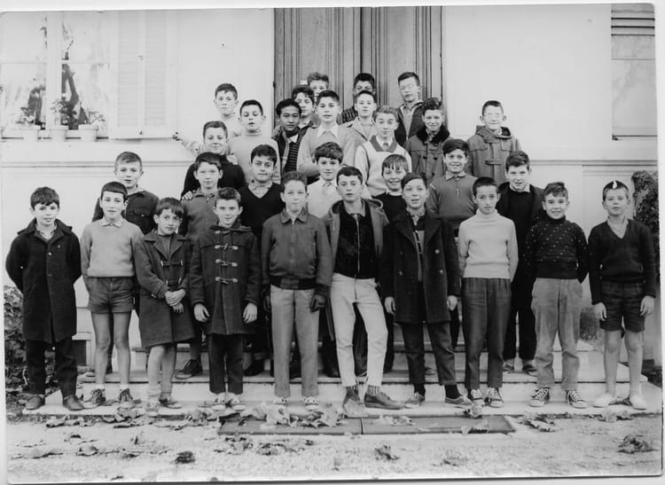 Photo de classe 6eme classique 2 de 1959, Collège Roustan - Copains d'avant