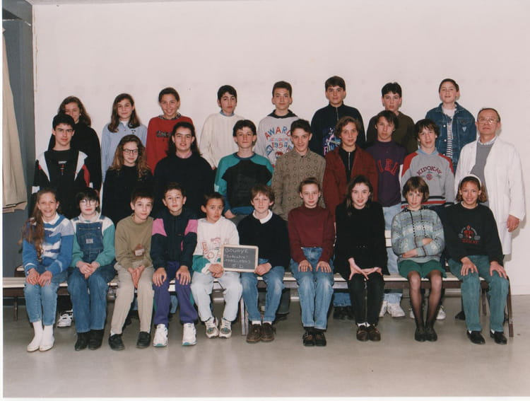 Photo de classe 5emeD année 1992/1993 de 1992, Collège Bellestre ...