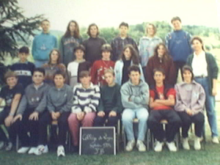Photo de classe 3°B college de LANGEAC de 1994, Collège Public Du Haut ...