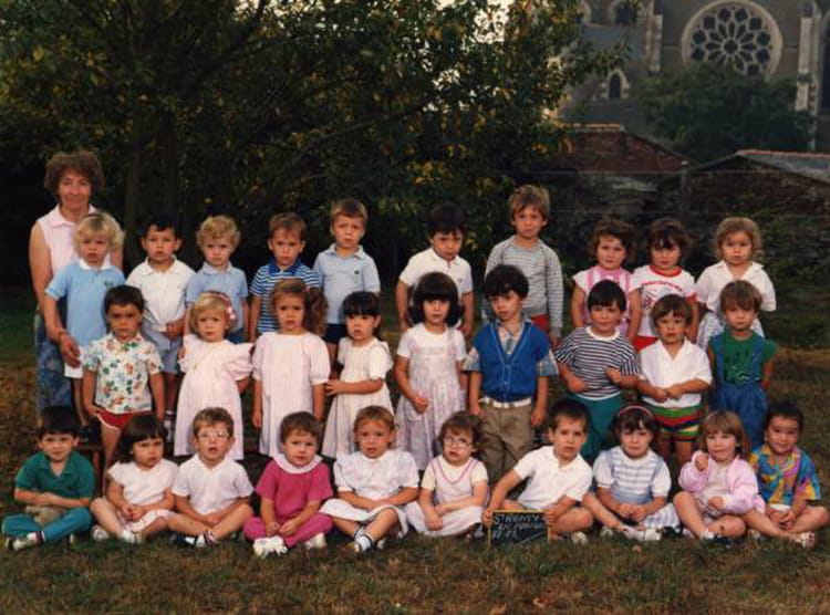 Photo de classe Maternelle de 1987, Ecole Saint Joseph (Saint Remy En ...