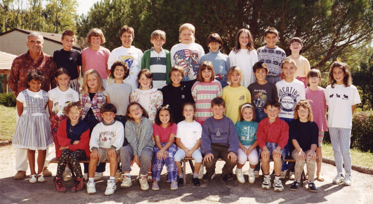Photo de classe CE2 de 1996, Ecole Gabriel Joubert (Beaumont) - Copains ...