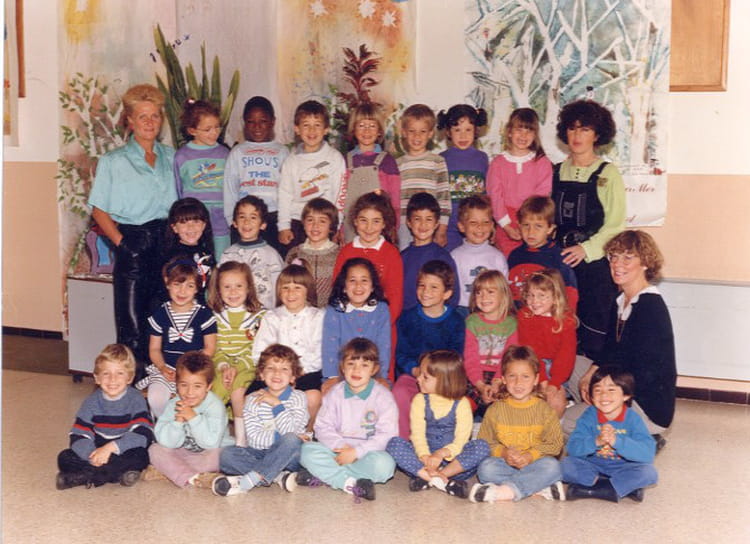 Photo de classe Maternelle 2eme année de 1988, ECOLE VAL FLEURI ...