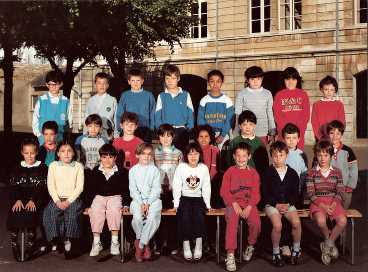 Photo de classe CE1 de 1987, Ecole Groupe Scolaire Jules Michelet ...