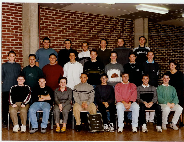 Photo de classe BTS Electrotechnique de 2001, Lycée Jules Renard ...