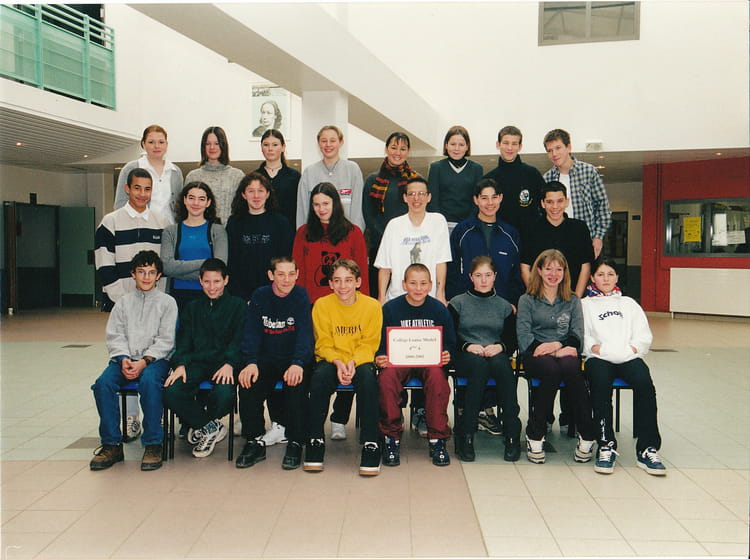 Photo de classe 4e4 de 2001, Collège Louise Michel - Copains d'avant