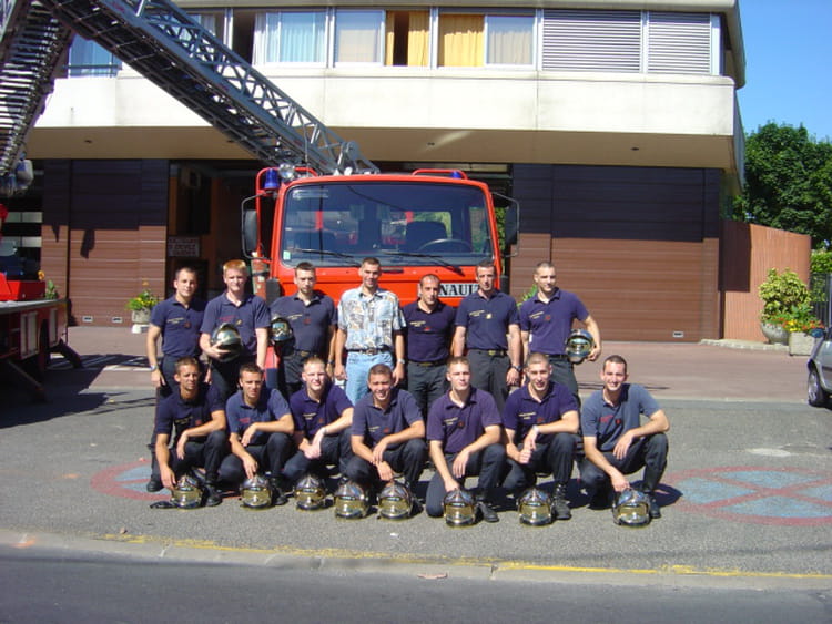 Photo de classe C'est le départ... de 2003, POMPIER DE PARIS - Copains ...