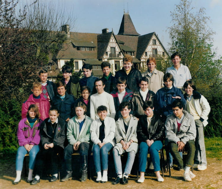 Photo de classe ? de 1984, Collège Saint-adjutor - Copains d'avant