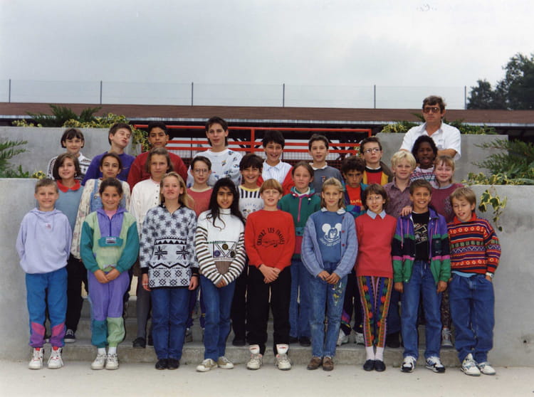 Photo de classe 6ème E de 1992, Collège René Long - Copains d'avant