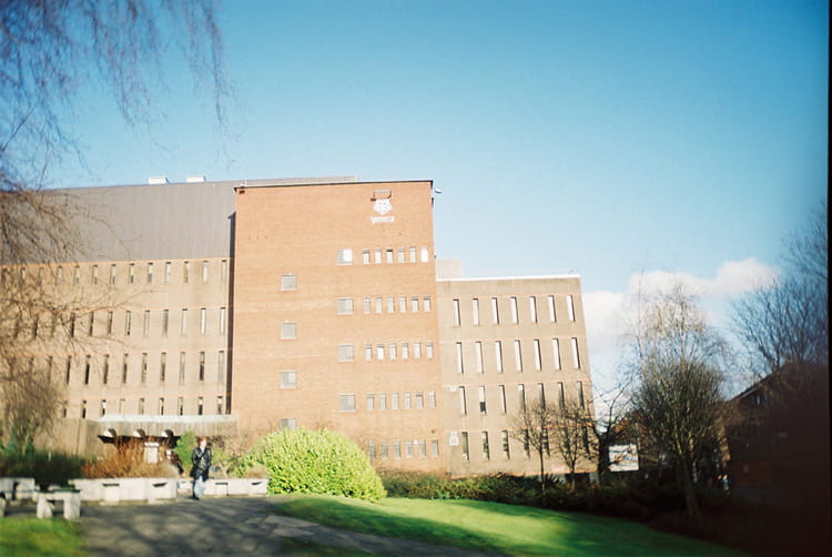 Photo de classe Library / Curran Building de 2004, Université De ...